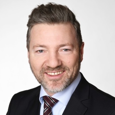 Philipp Riedl's email - Executive Director and Founder | VETAIN ...